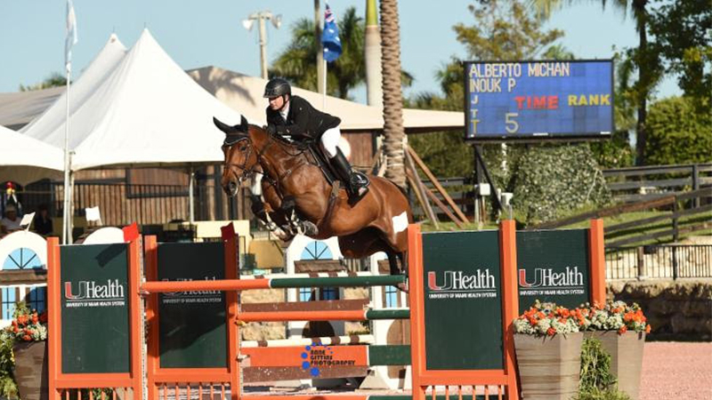 Alberto Michán liquida el $35,000 Dever Golf Cars 1.45m Classic. | Tu ...